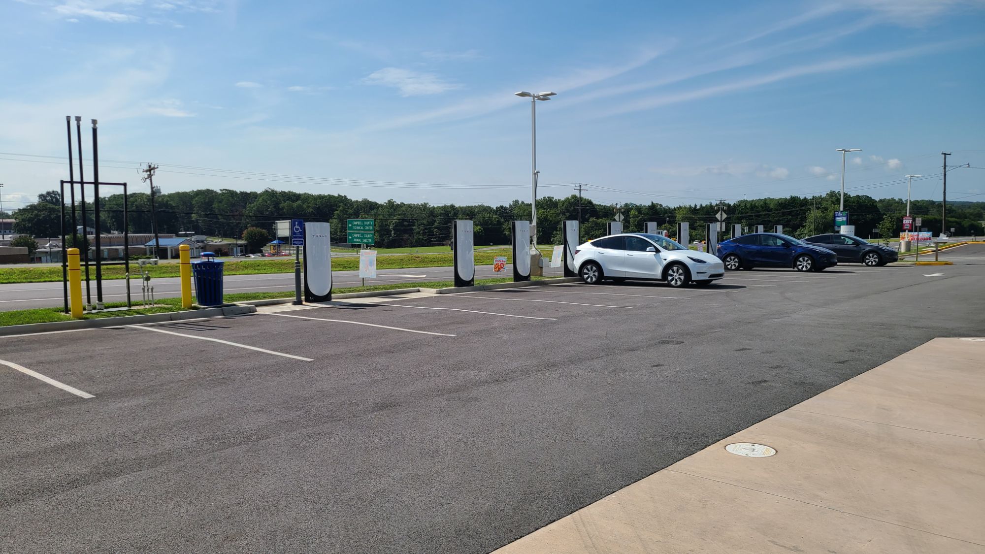 Rustburg, VA Tesla Supercharger – Wandering with the Williams Family